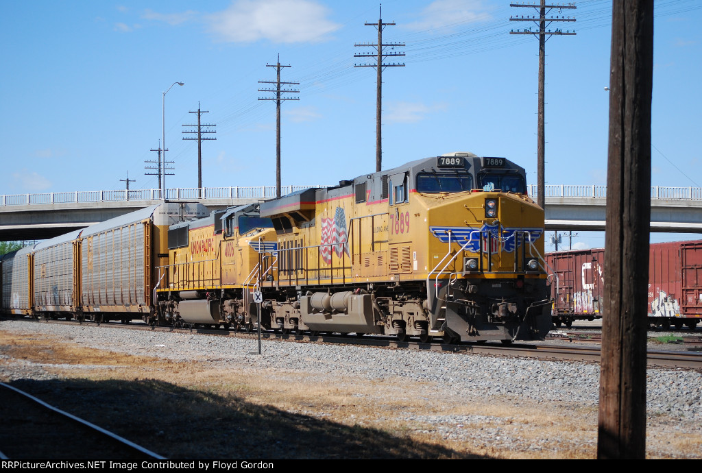 UP 7889 and UP 4006 push on eastbound UP freight